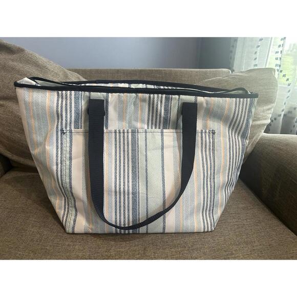 thirty-one | Bags | Thirty One Tote Ally Thermal Tote On Boardwalk ...